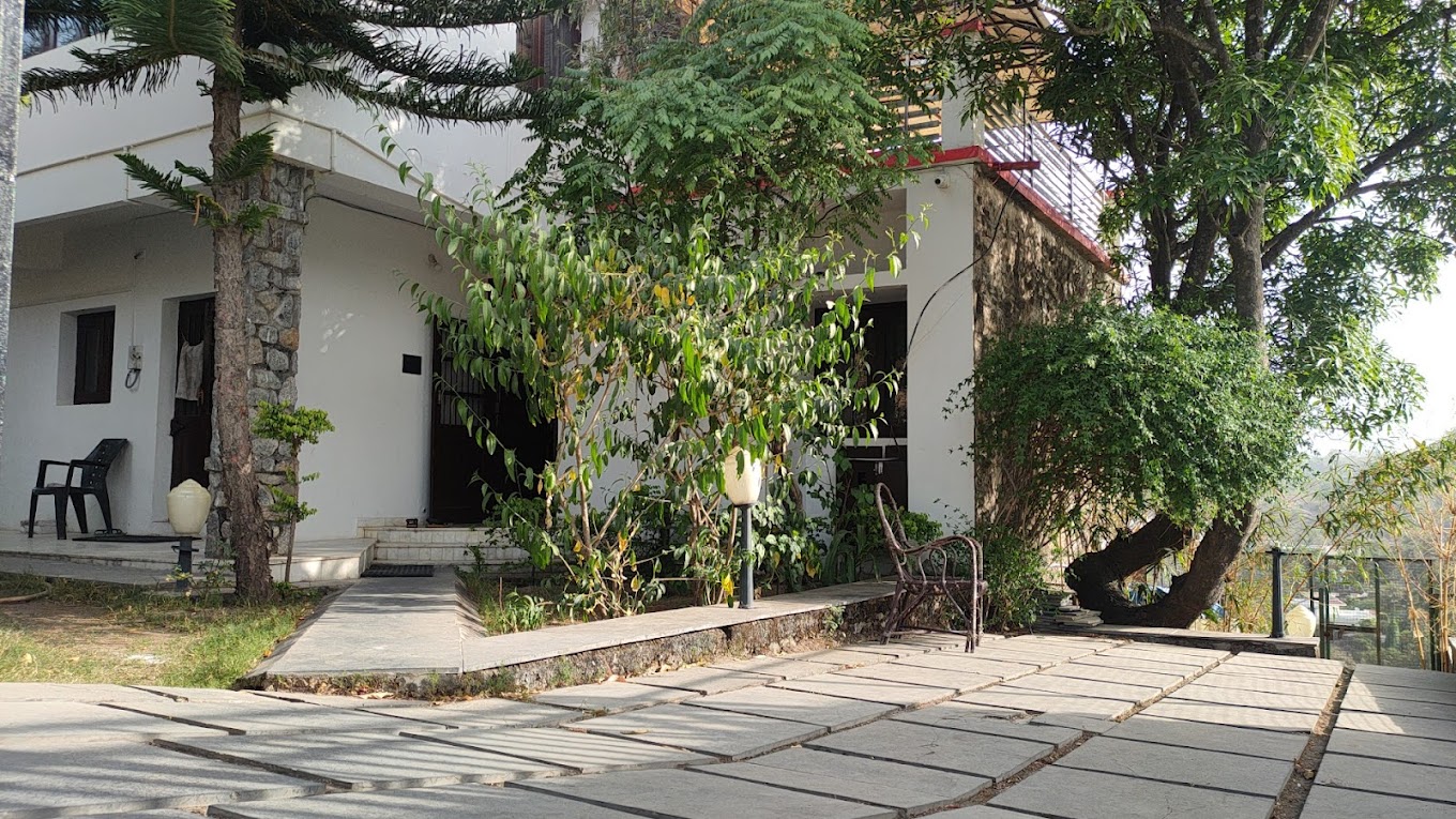 Dharmatma Bungalows Golden Hill |Entire 3 BHK with Private Sitout Area 𝗕𝗢𝗢𝗞 Mount Abu Villa