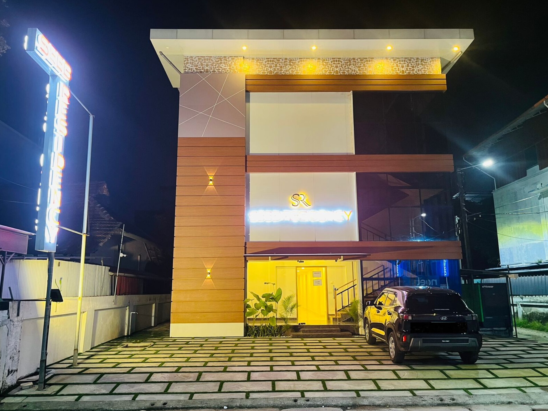 Seeb Residency 𝗕𝗢𝗢𝗞 Cochin Hotel