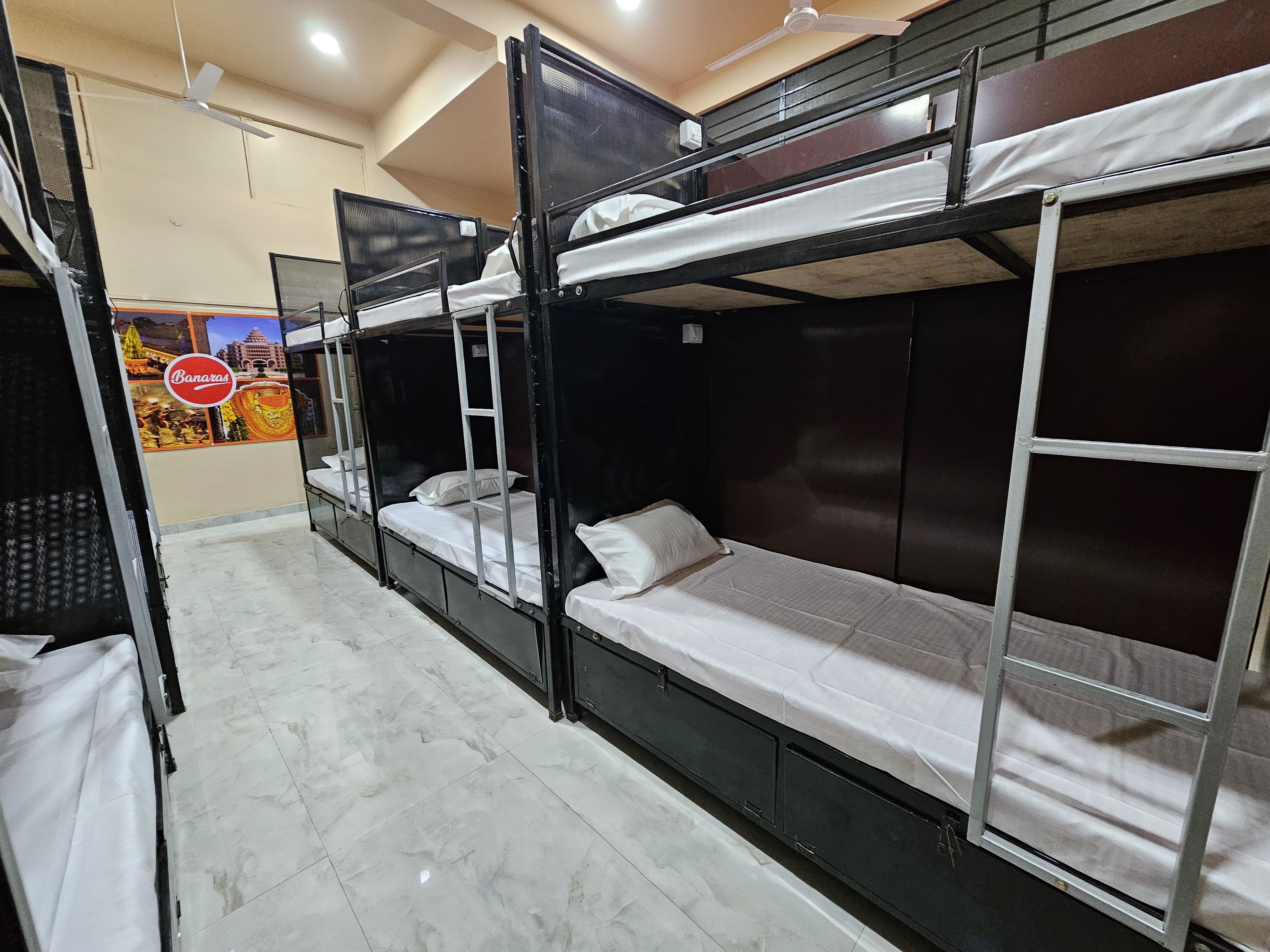 Rooms of Sankat Mochan Dormitory | 50 meter Sankat Mochan Mandir ...