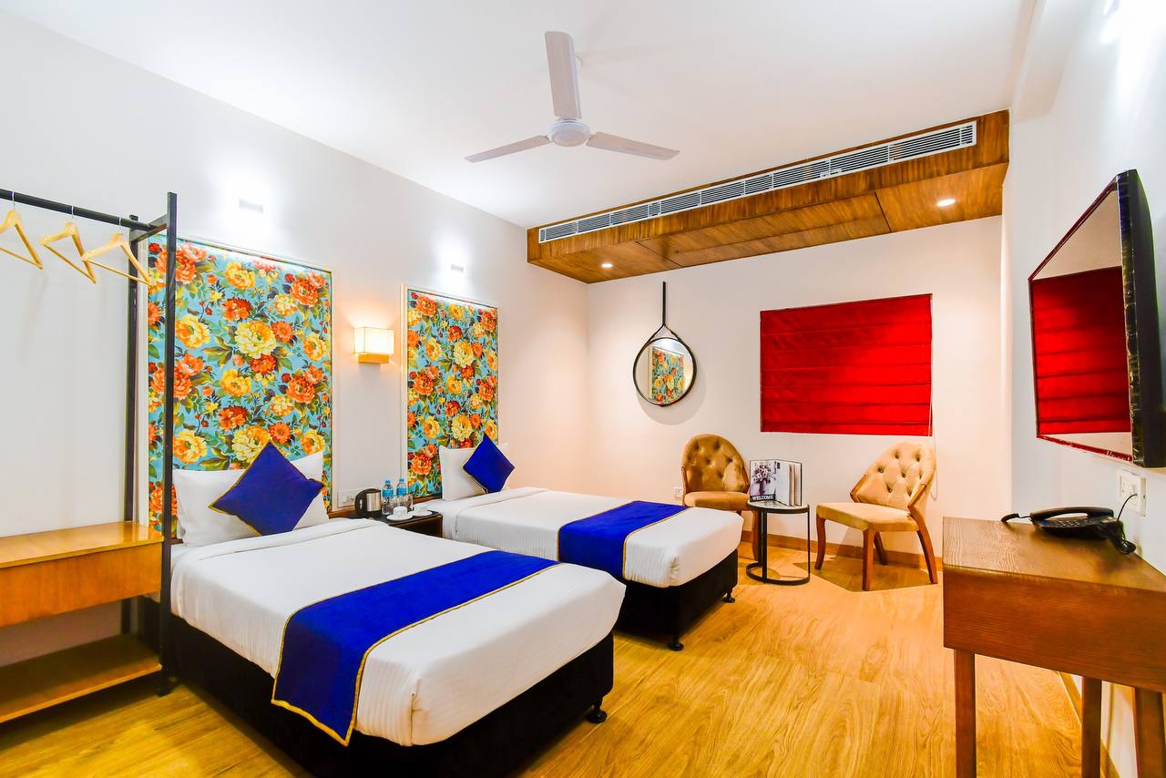 Revaa Hotels 𝗕𝗢𝗢𝗞 Kolkata Hotel
