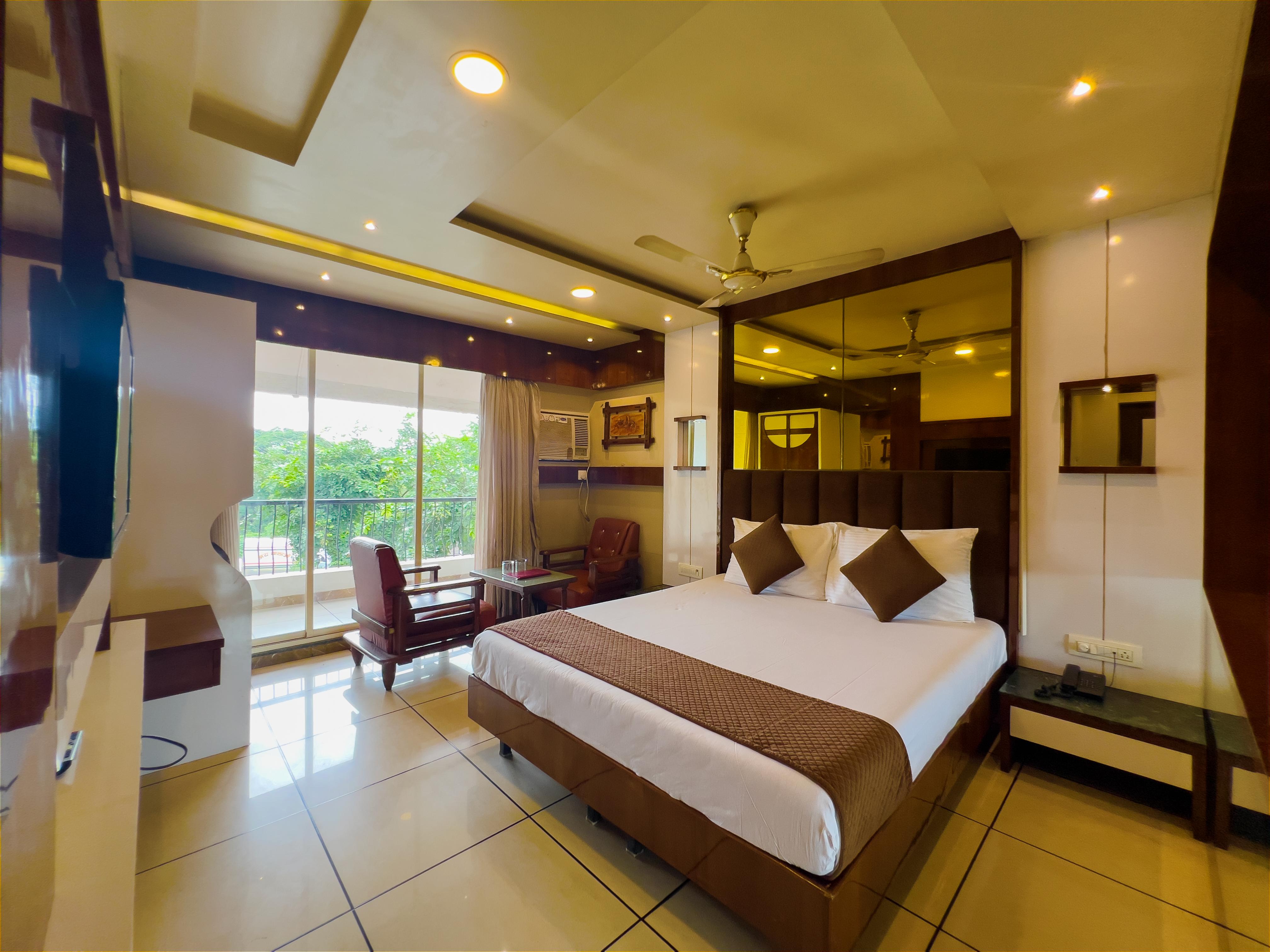 Hotel Dwaraka 𝗕𝗢𝗢𝗞 Thane Hotel