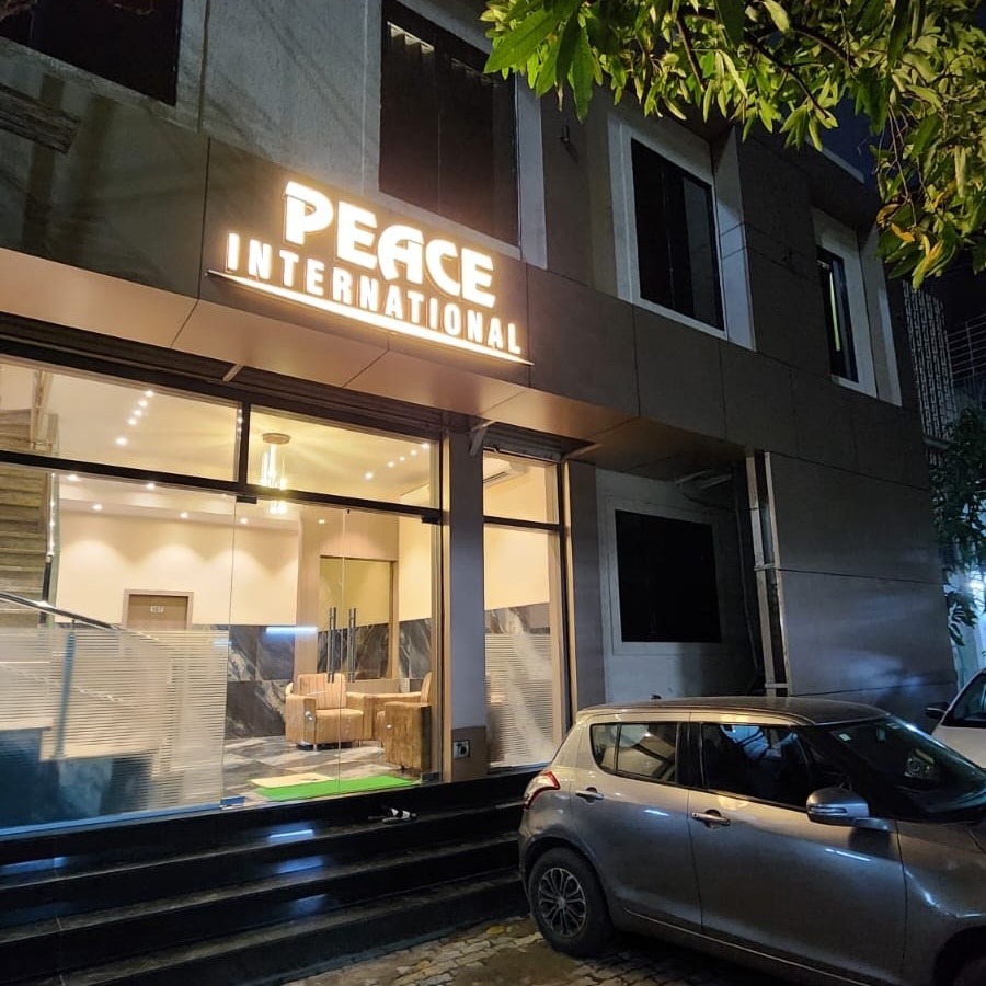 Hotel Peace International 𝗕𝗢𝗢𝗞 Mumbai Hotel
