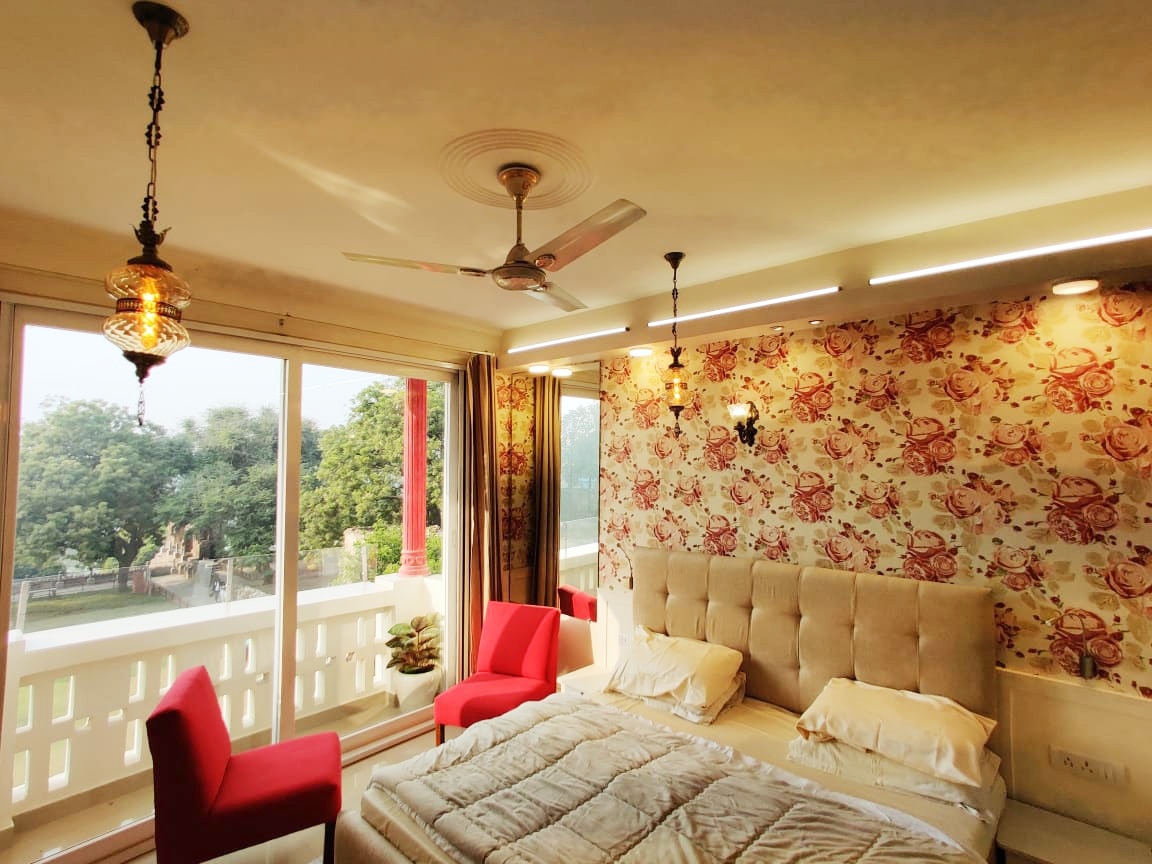 Monuments View 𝗕𝗢𝗢𝗞 Delhi Apartment