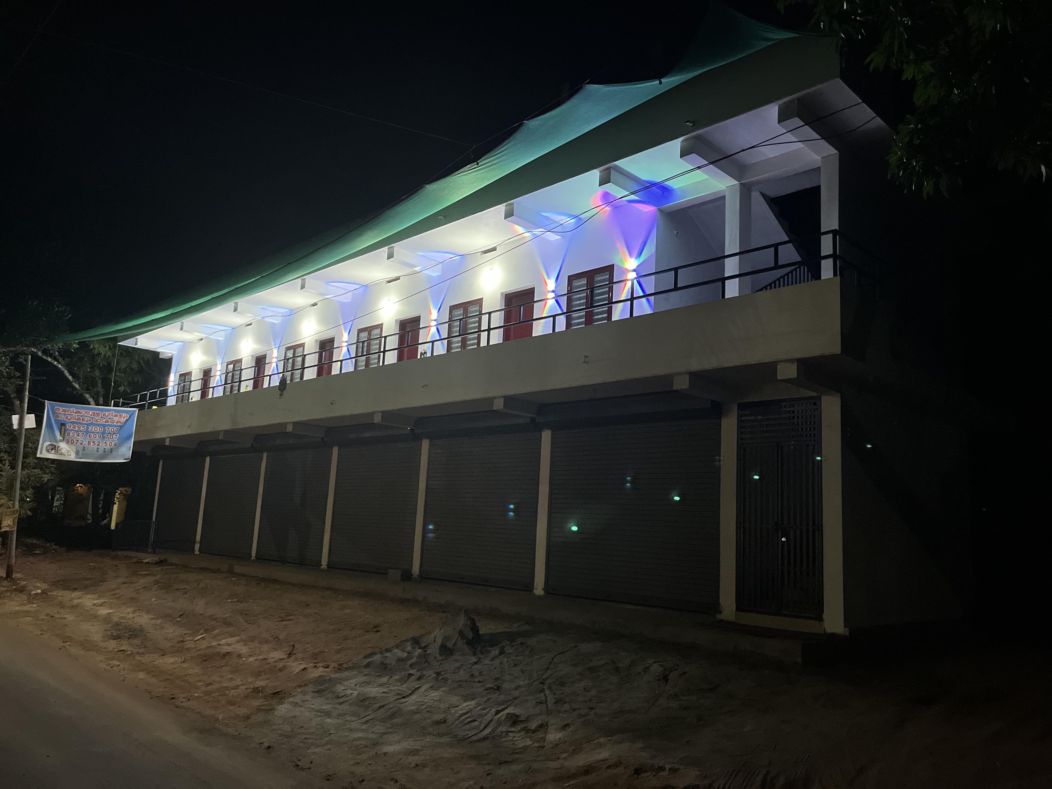 ATLANTIC INN 𝗕𝗢𝗢𝗞 Vadakara Apartment