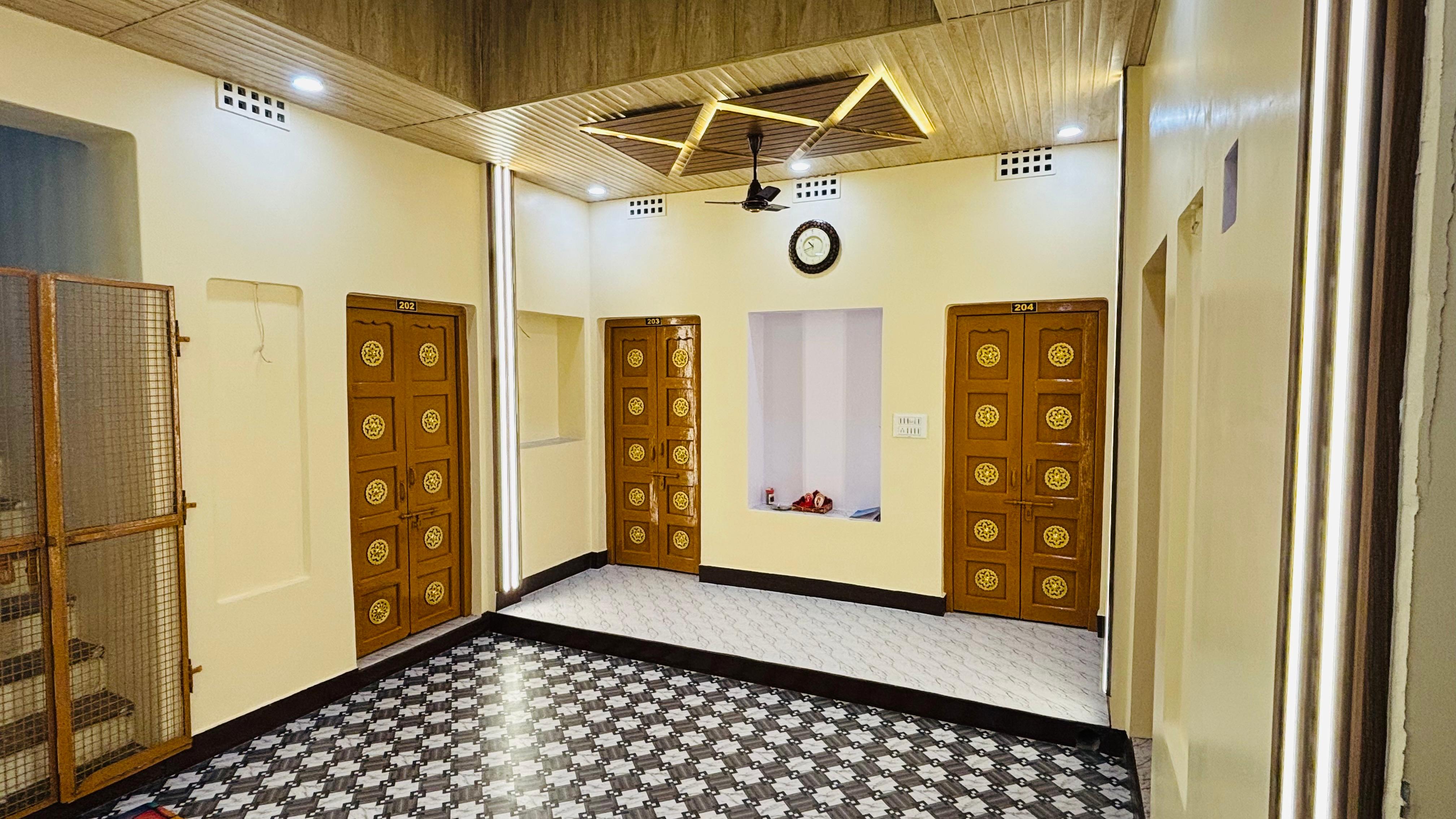 Shivangan Vintage Home Stay Homestay Varanasi - Reviews, Photos & Offer