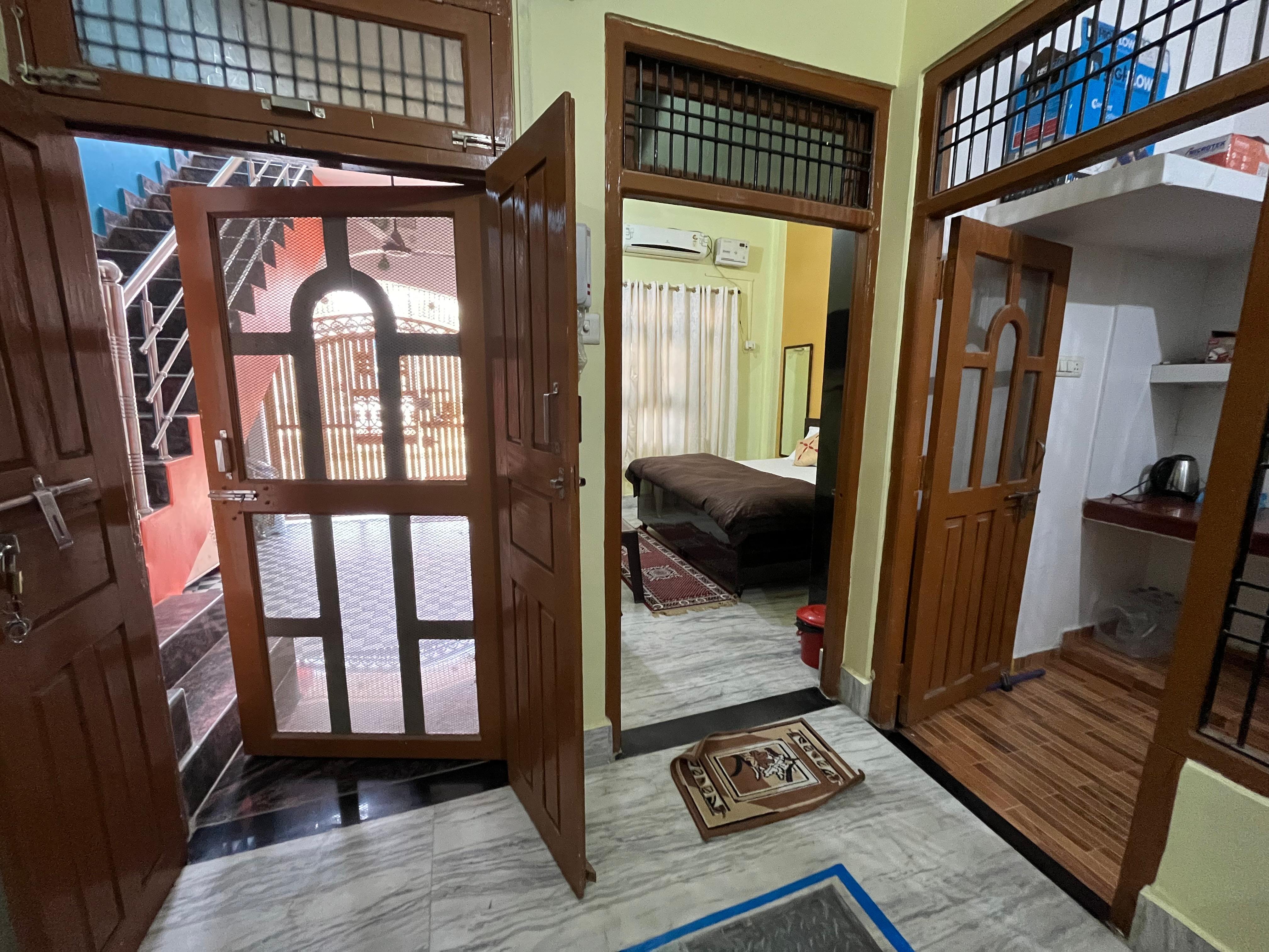 Divya Aashray | Entire 2RK Apartment 𝗕𝗢𝗢𝗞 Ayodhya Apartment