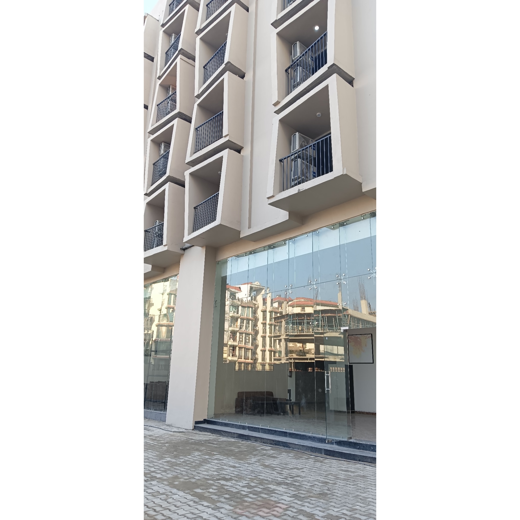 Abuzz Oxfordcaps Zirakpur 𝗕𝗢𝗢𝗞 Zirakpur Hostel