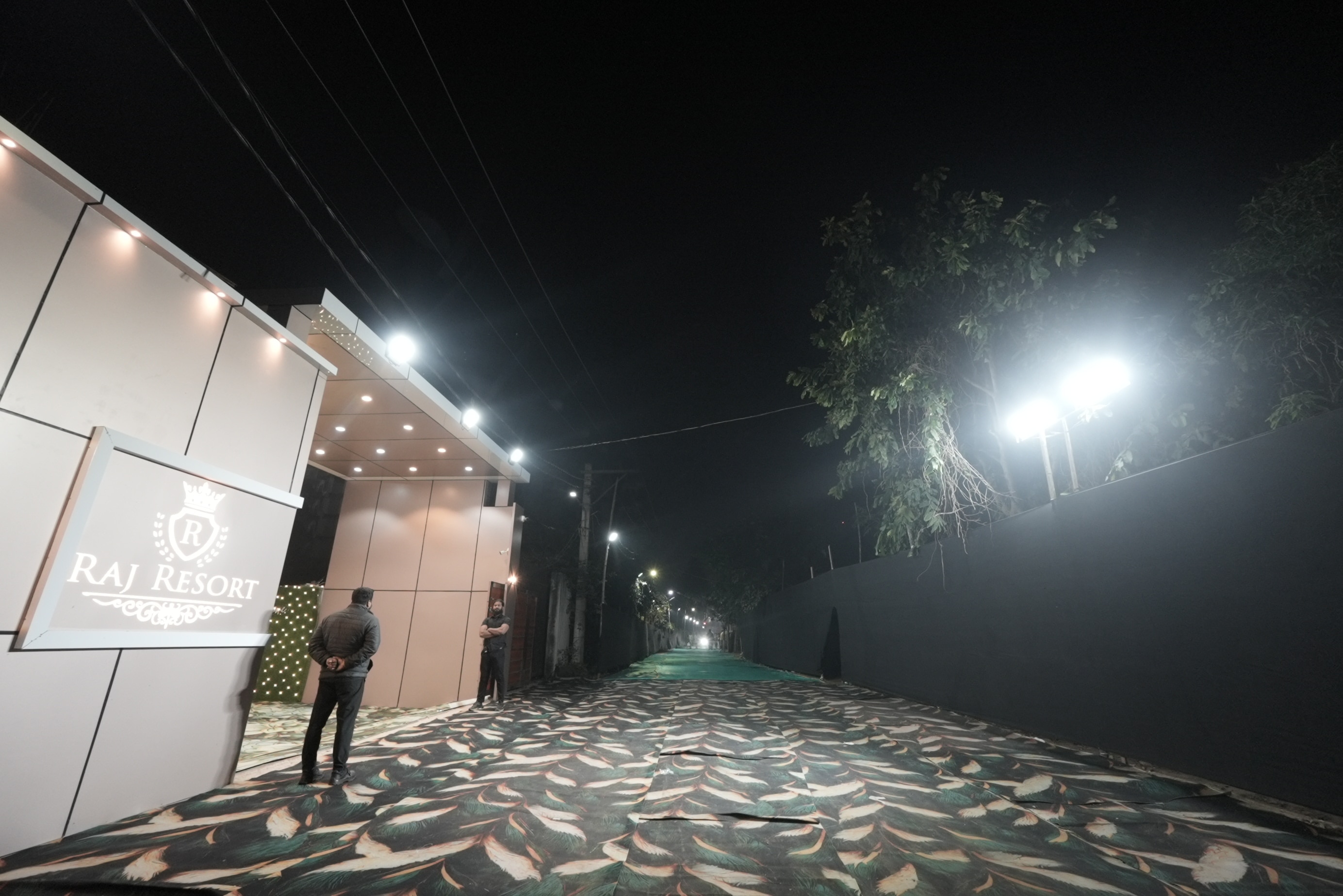 RAJ RESORT 𝗕𝗢𝗢𝗞 Patna Resort