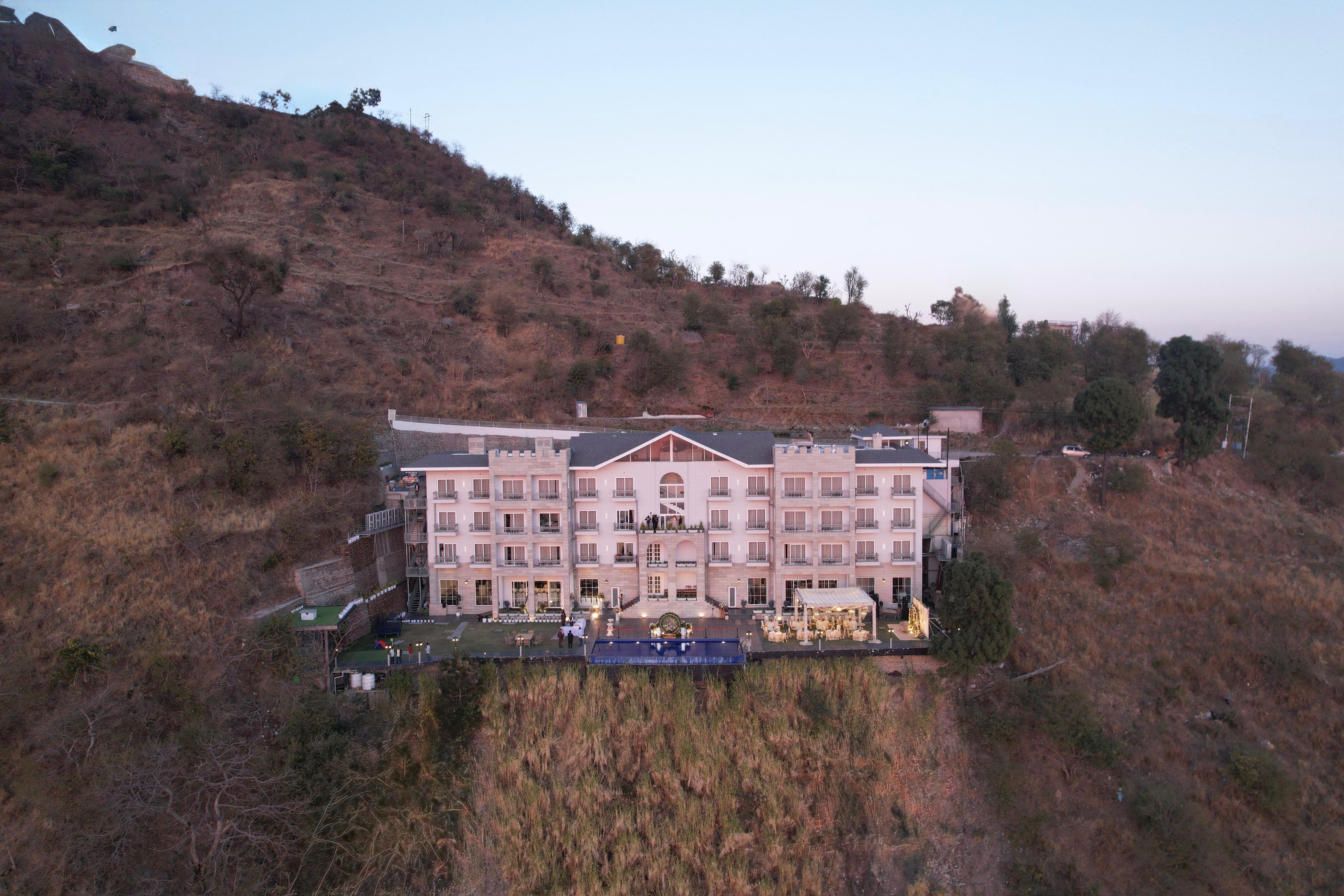 The Belvedere Kasauli 𝗕𝗢𝗢𝗞 Kasauli Hotel