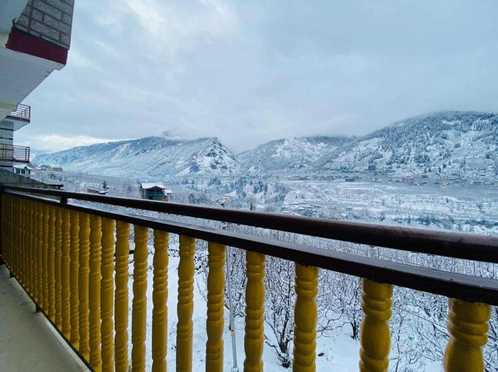 The Snow Mount Barod | Bed & Breakfast 𝗕𝗢𝗢𝗞 Manali Homestay