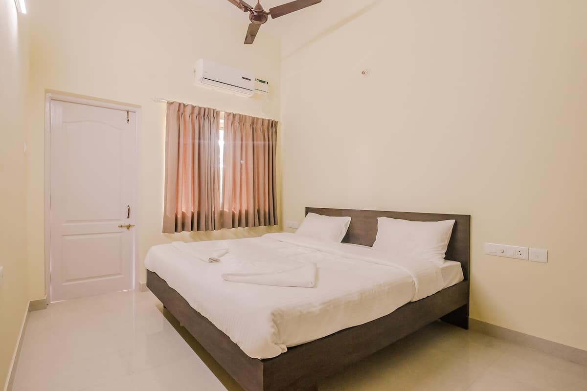 Cozy 2X2 BHK for Large group with pool Anjuna 𝗕𝗢𝗢𝗞 Goa Apartment