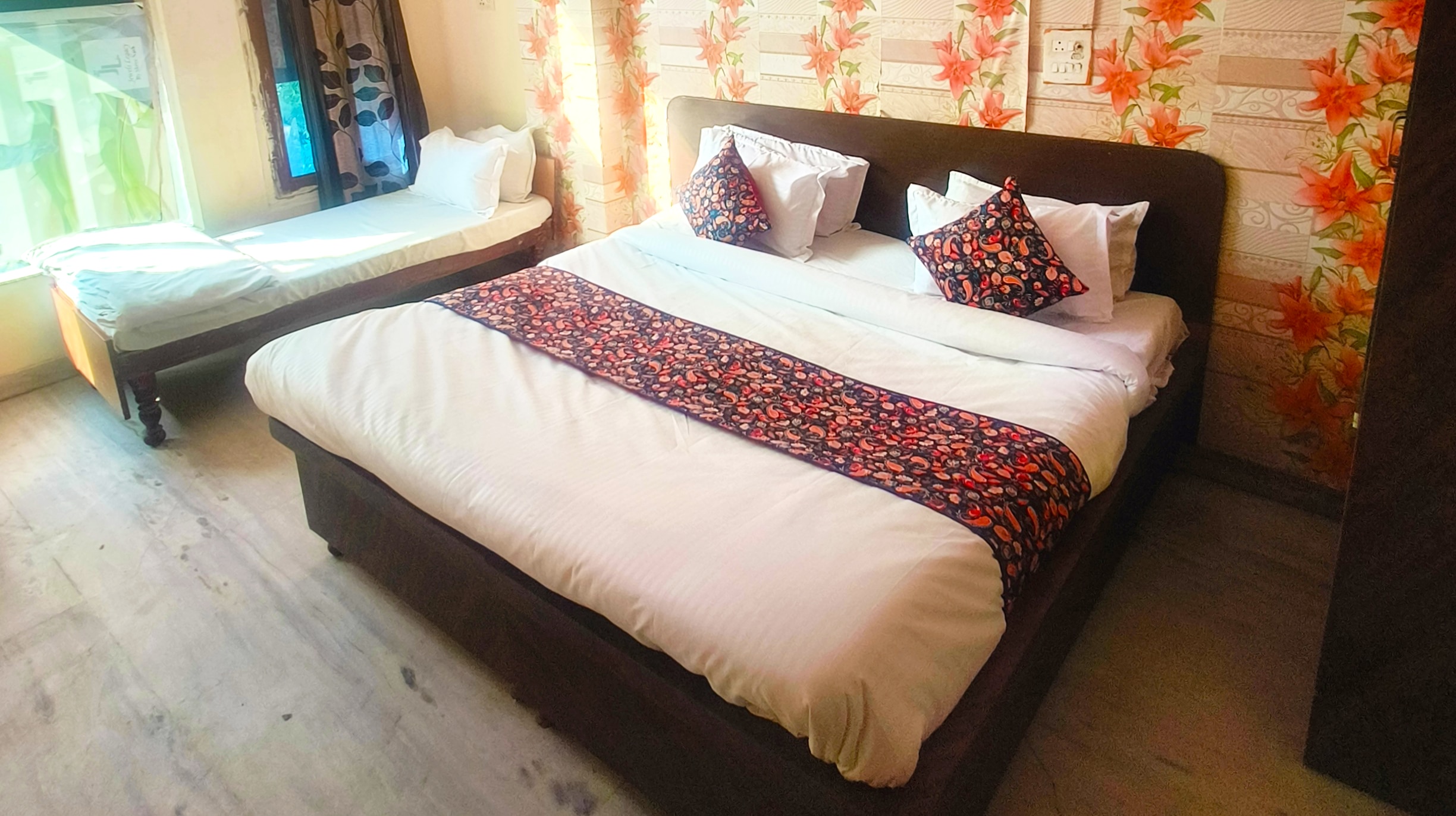Royal Studio Suite | 5 Min Walk to Jaipur Station | Vasant Palace 𝗕𝗢𝗢𝗞 ...