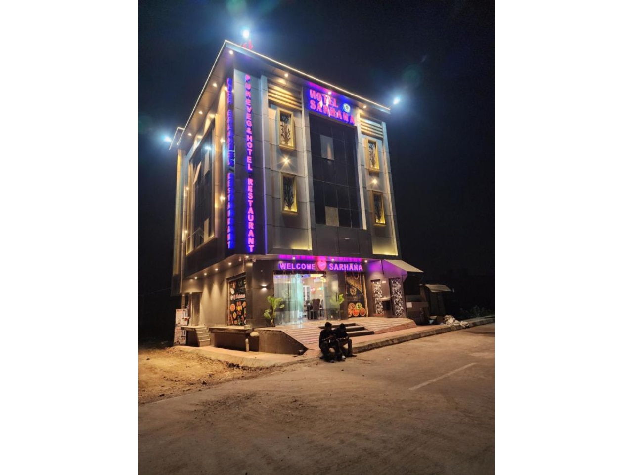 HOTEL SARHANA 𝗕𝗢𝗢𝗞 Tundla Hotel