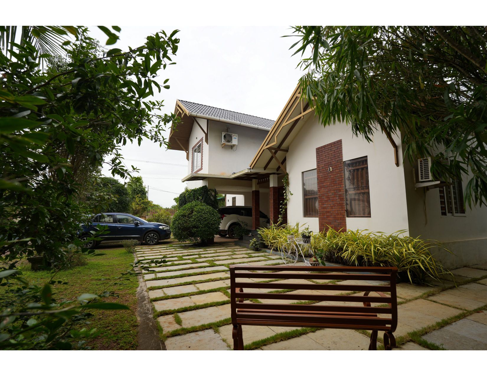PVS villa 𝗕𝗢𝗢𝗞 Kanhangad Villa