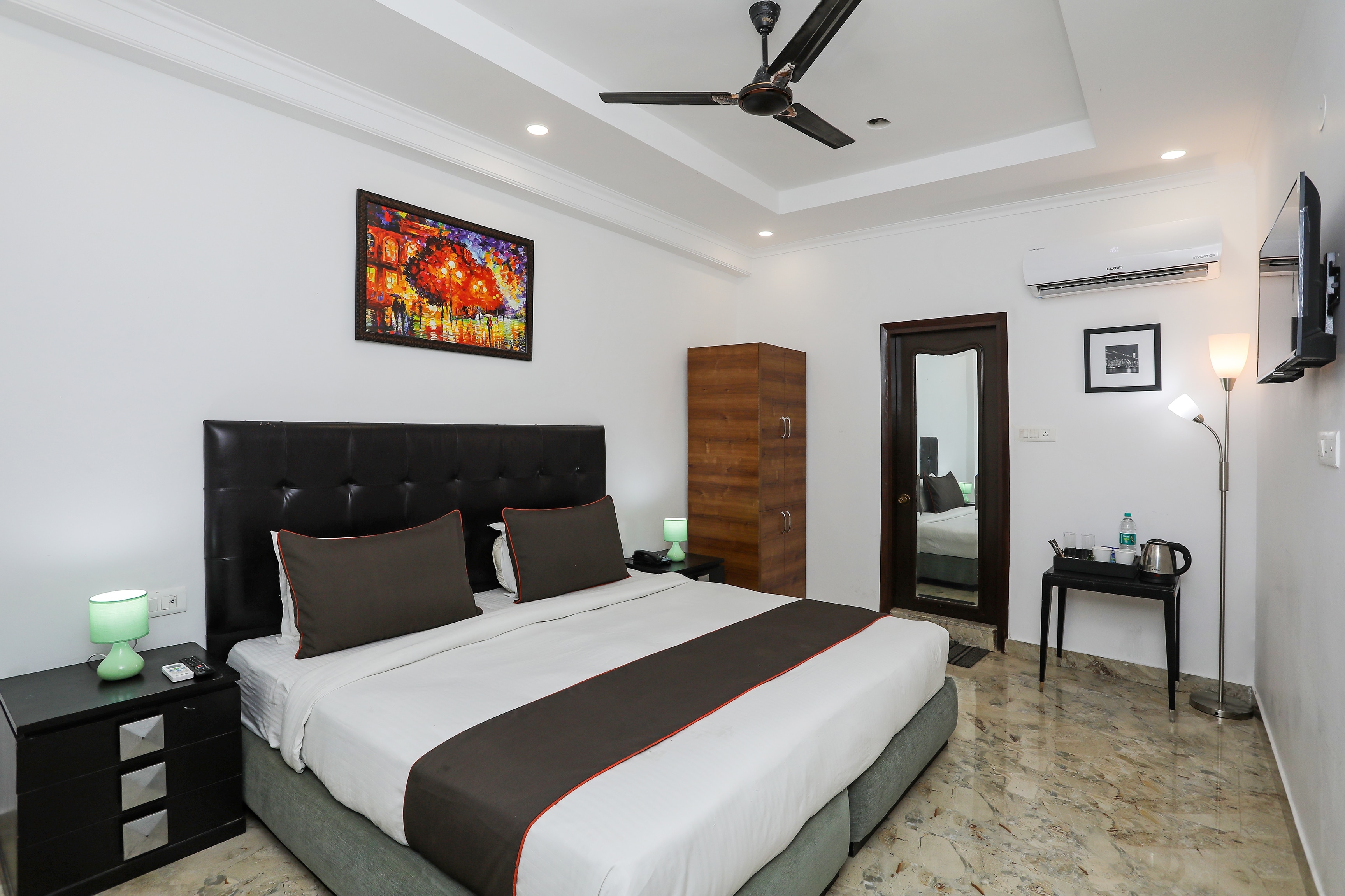 Collection O Residency Near Dwarka Sector 21 Metro Station 𝗕𝗢𝗢𝗞 Delhi Hotel