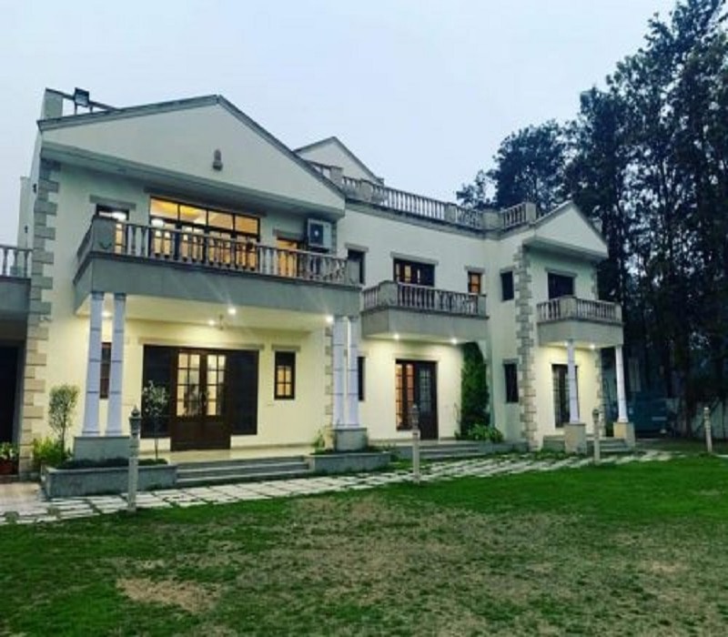 Vintage The Farm | 2 BHK Pool Farmhouse 𝗕𝗢𝗢𝗞 Delhi Farm House