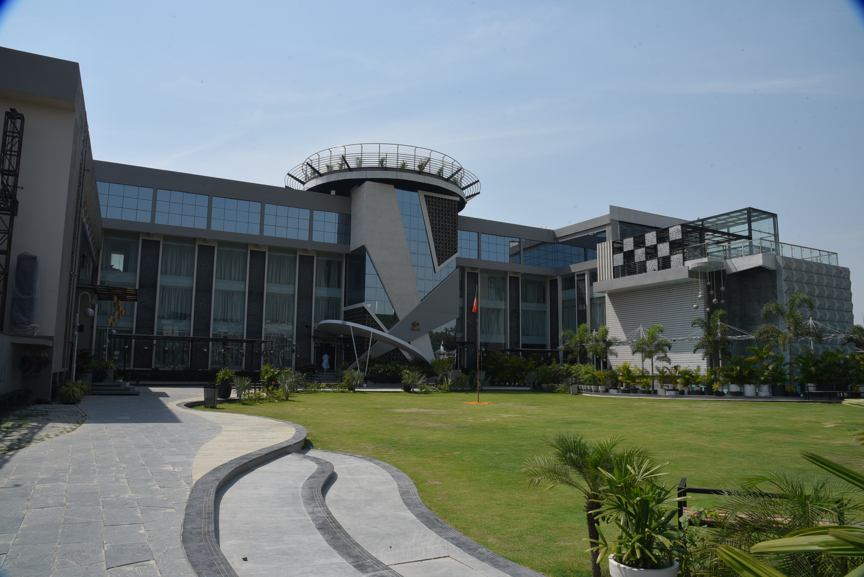 B M GRAND HOTEL AND RESORT 𝗕𝗢𝗢𝗞 Malda Hotel