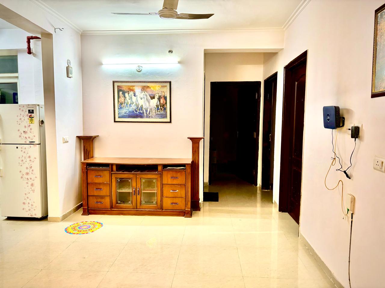 easytrip 𝗕𝗢𝗢𝗞 Lucknow Apartment
