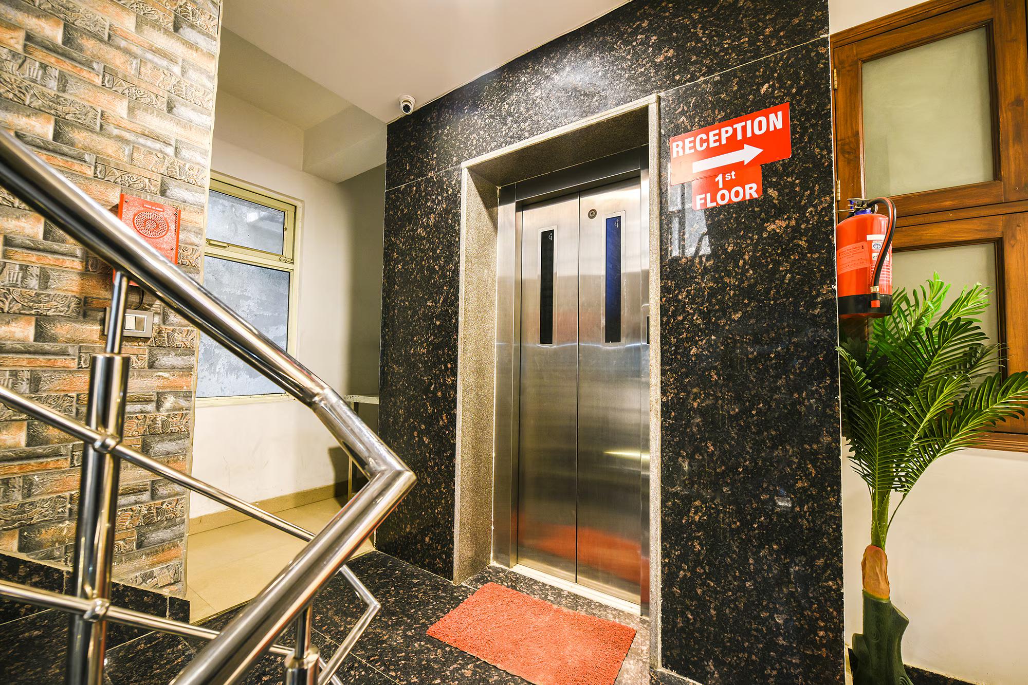 The Royal Residency Sector 7, Dwarka 𝗕𝗢𝗢𝗞 Delhi Hotel