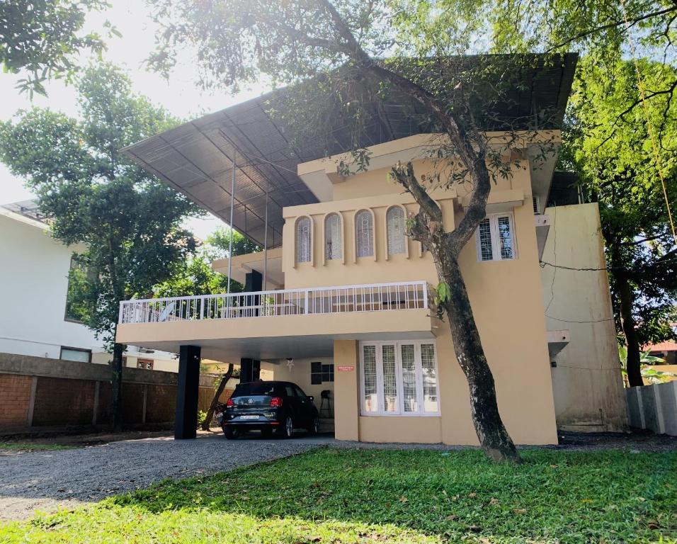 Oaks Inn 𝗕𝗢𝗢𝗞 Cochin Hotel