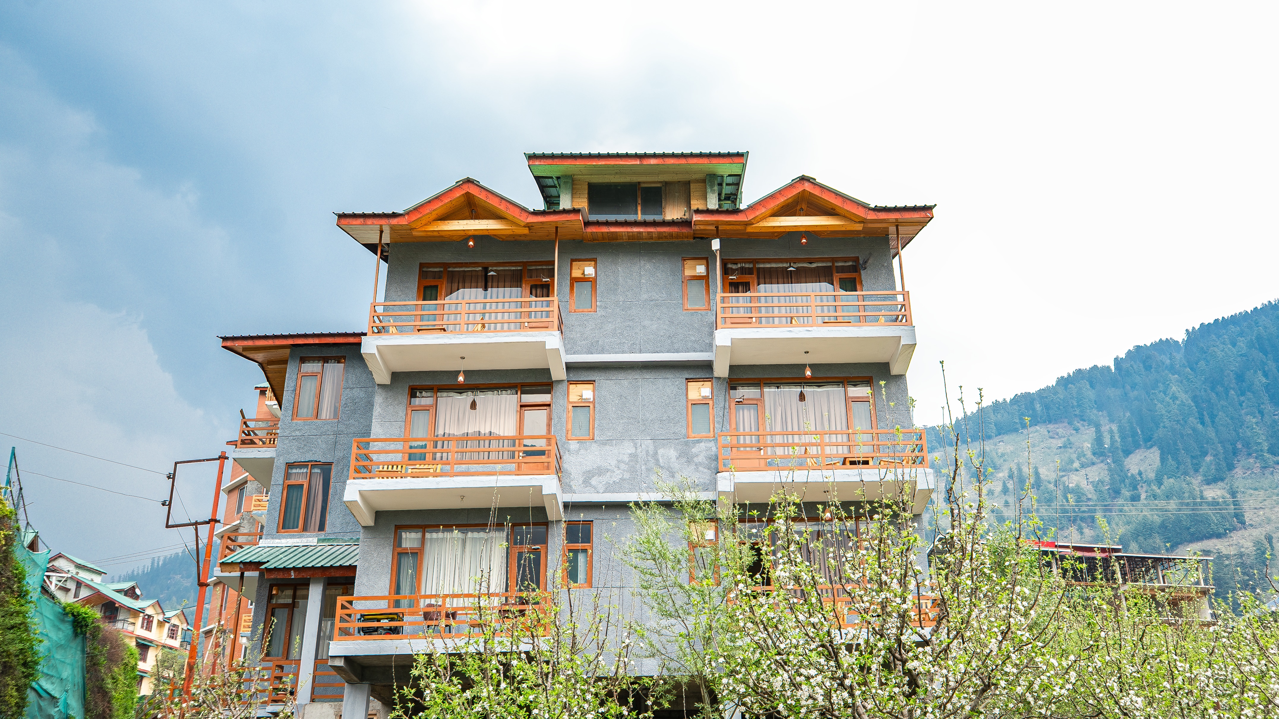 Dhrisha Mohatsav by Alcor 𝗕𝗢𝗢𝗞 Manali Hotel