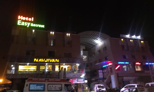 Hotels in Vapi - Book 40 Vapi Hotels with 𝘂𝗽𝘁𝗼 𝟱𝟬% off @ ₹300