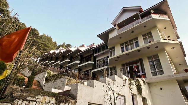 Greentop Hotel Patnitop, Book rooms @ ₹3690/night - Goibibo