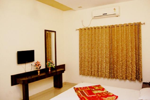 Deluxe Double Bed Ac Room2