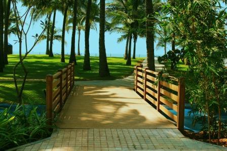 Lawn Entrance